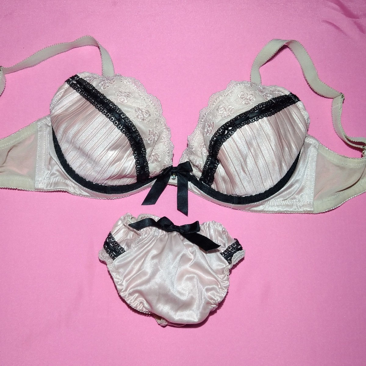 【未使用】*★1620★*F65M☆*美巨乳&超スレンダー系お姉さん☆ブラ&パンティ 1セット 匿名発送 D形の落札情報詳細 - Yahoo!オークション落札価格検索 オークフリー