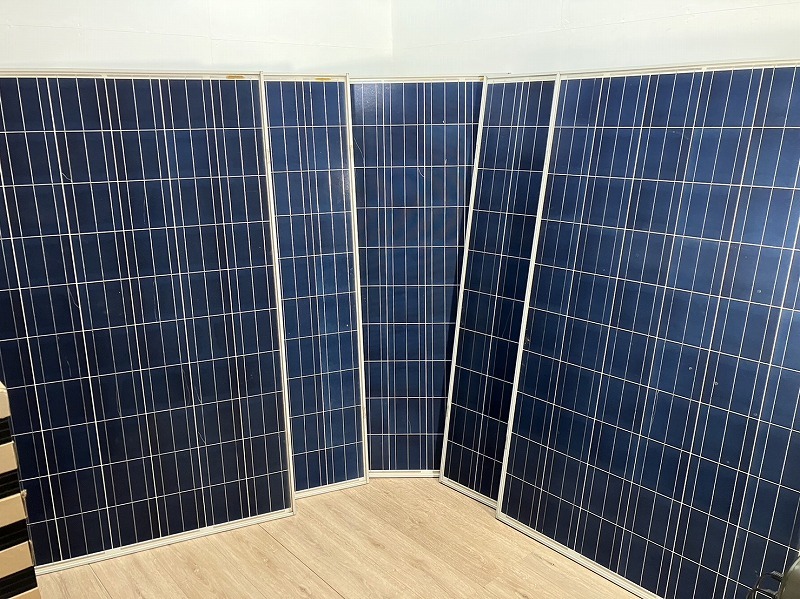 【やや傷や汚れあり】P1589【残138】 Canadian Solar 太陽電池モジュール/ソーラーパネル CS6P-255P 5枚 ...