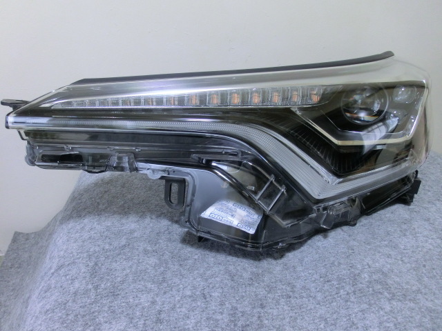 【目立った傷や汚れなし】レンズ綺麗 C-HR CHR NGX50/NGX10/ZYX10 前期 左ヘッドライト 左ヘッドランプ LED KOITO 10-101 刻印4 81185-10890 ...
