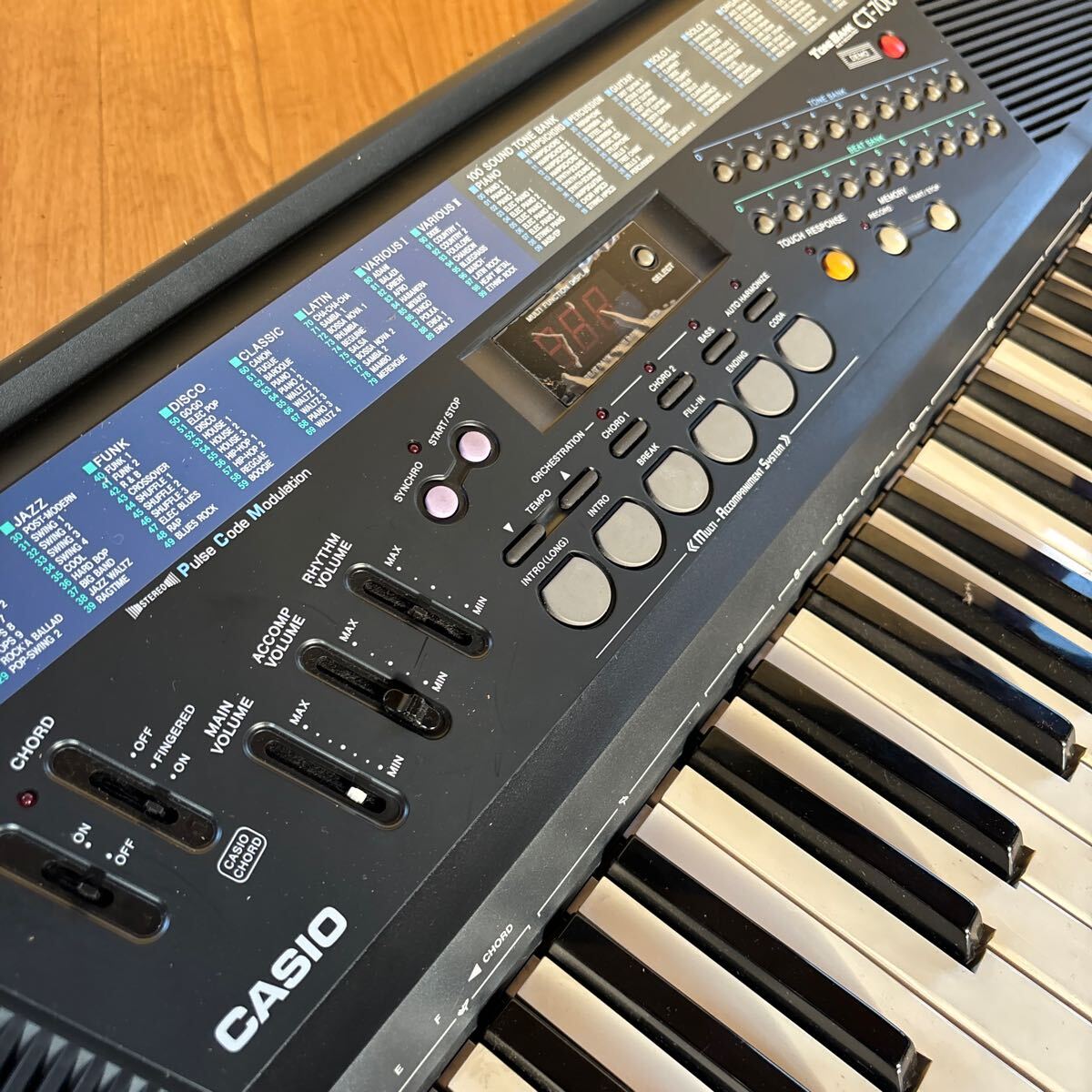 【やや傷や汚れあり】CASIO カシオ TONE BANK KEYBOARD CT-700 キーボード シンセサイザー 【動作確認済み ...