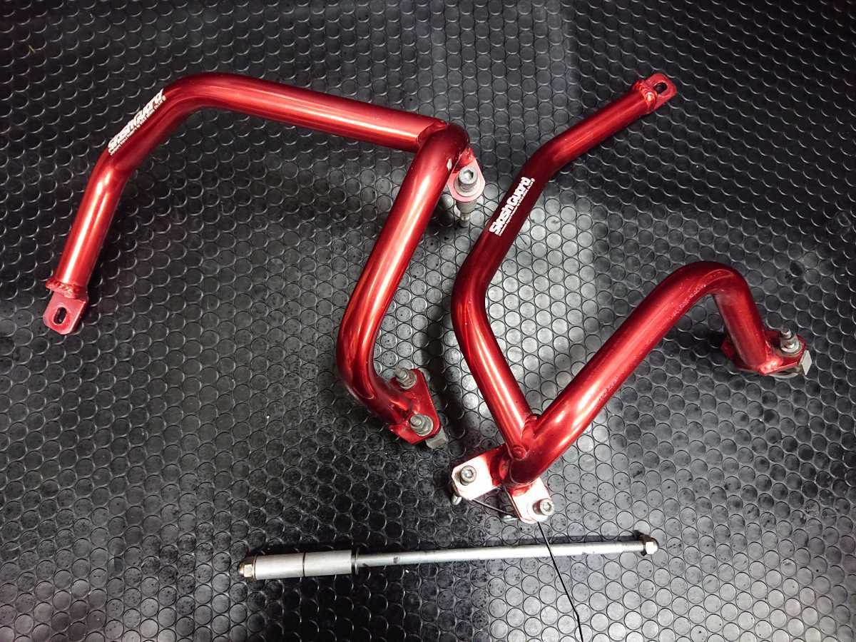 【傷や汚れあり】ZRX1200R取外 ゴールドメタル スラッシュガード(Slash Guard) サブフレーム付エンジンガード レッド 取付 ...