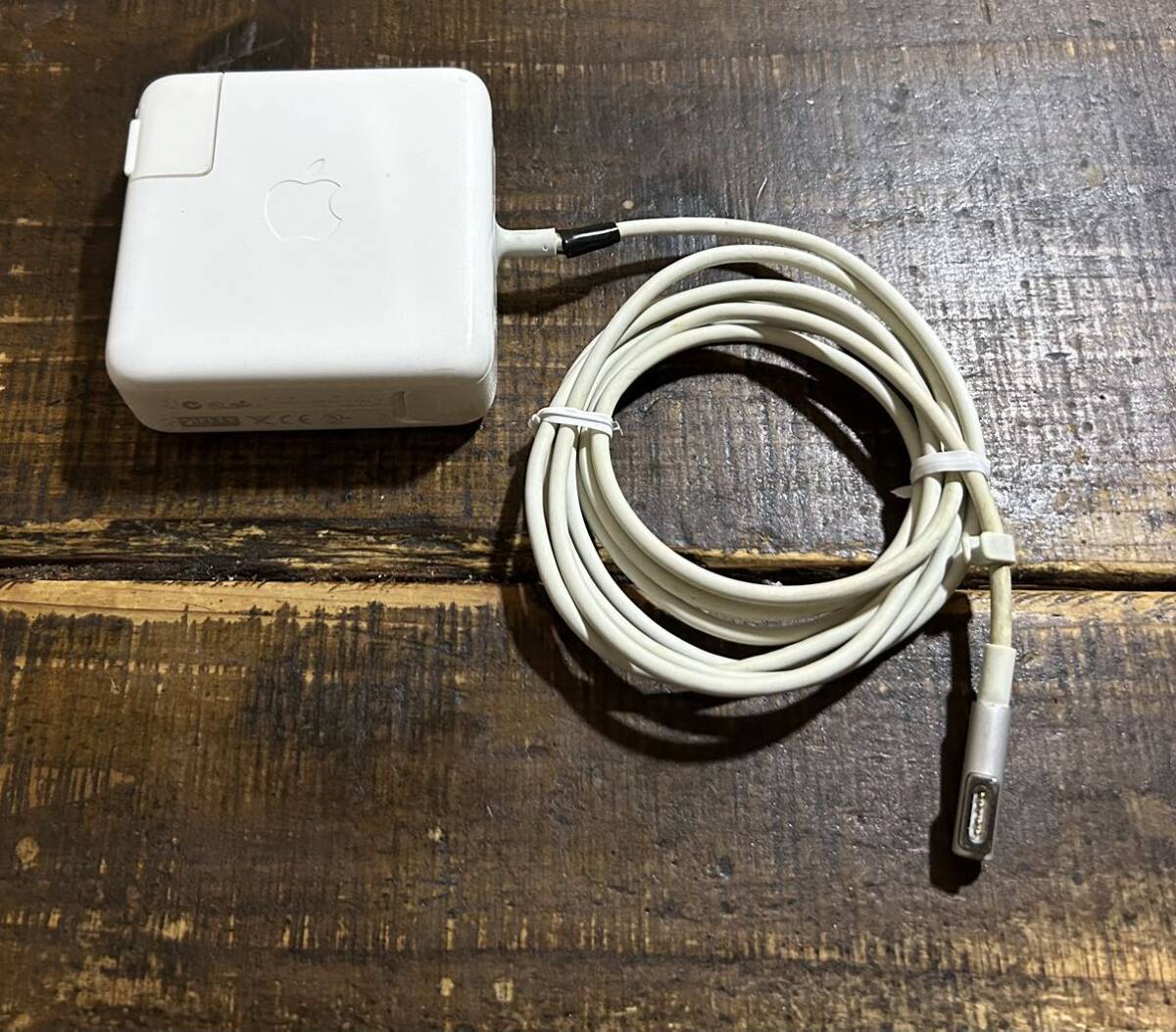 【やや傷や汚れあり】Apple MacBook Pro 60W MagSafe AC アダプタ A1278 A1344 動作良好 ⑤の落札情報詳細 - Yahoo!オークション落札価格検索 ...
