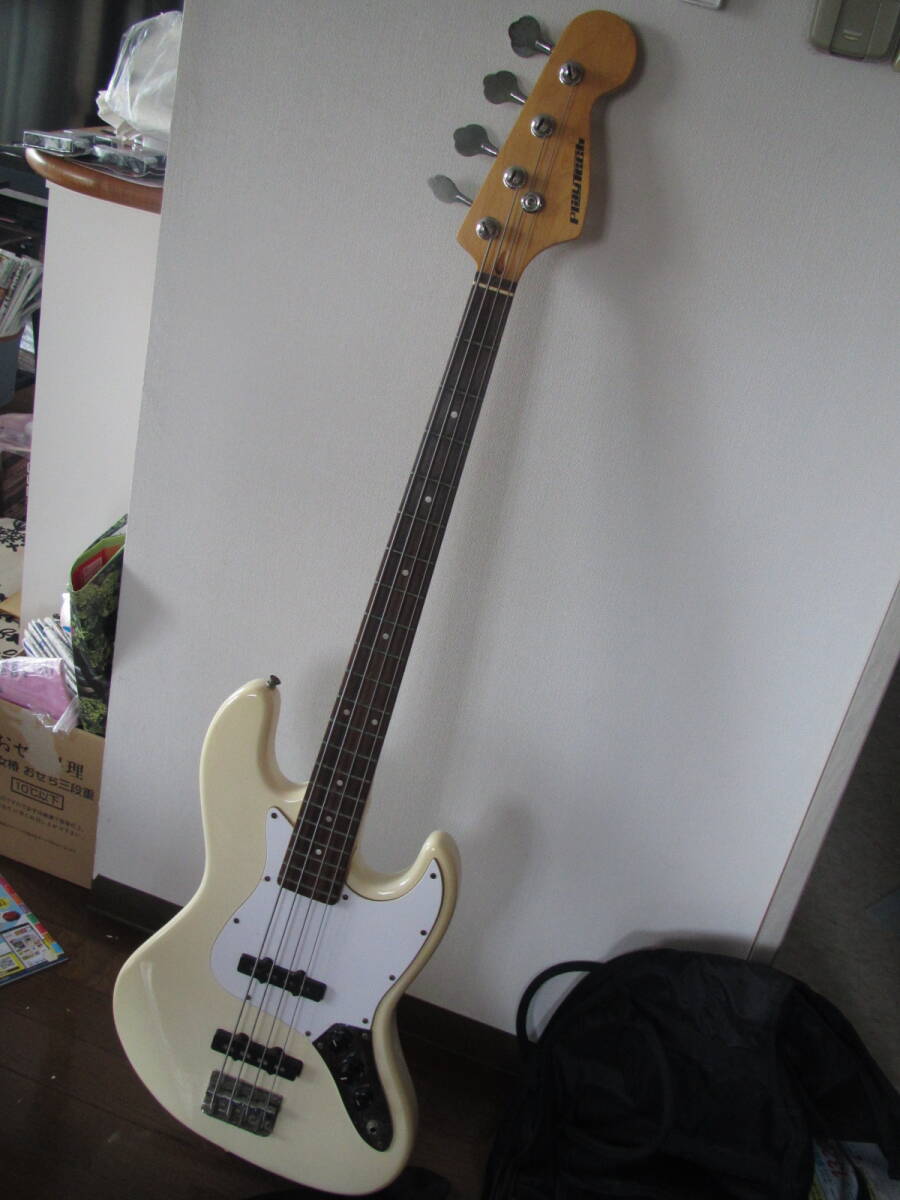 【傷や汚れあり】PLAYTECH JB420 ホワイト ジャズベースの落札情報詳細 - ヤフオク落札価格検索 オークフリー