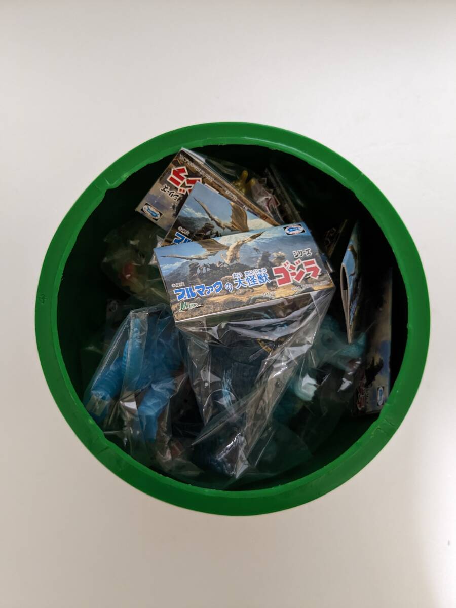 【未使用】M1号 HMV限定 怪獣のたまご 東宝怪獣ミニソフビセットの落札情報詳細 - ヤフオク落札価格検索 オークフリー