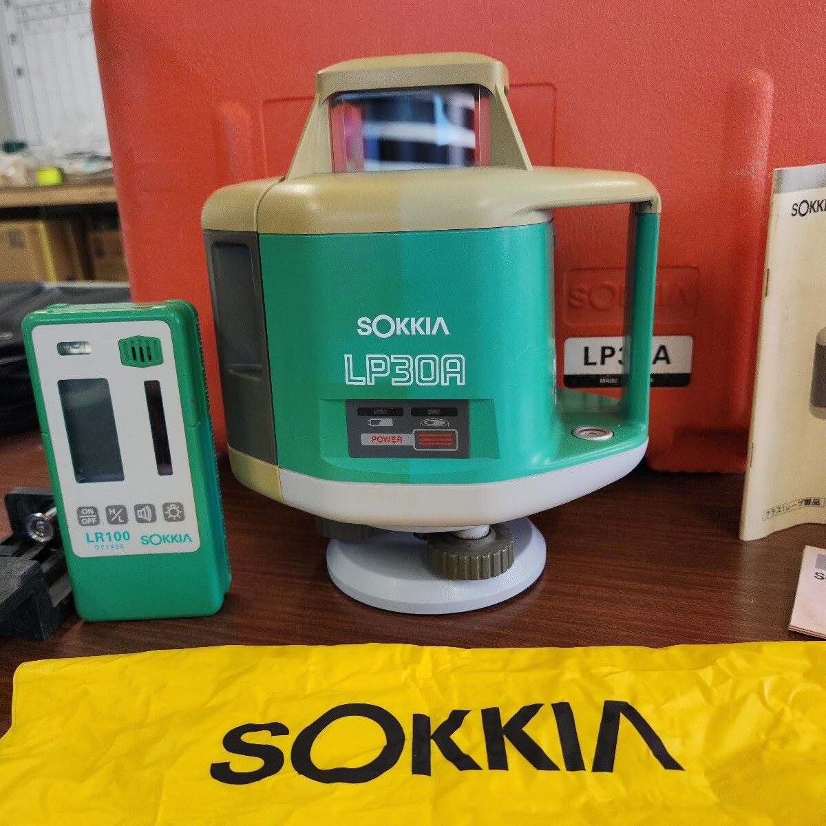 【やや傷や汚れあり】精度調整済！即使用可能！送料無料！ソキア LP30A 受光LR100 実動品 取説付き 回転レーザーレベル オートレベル すぐに使えます。の落札情報詳細 - ヤフオク落札 ...