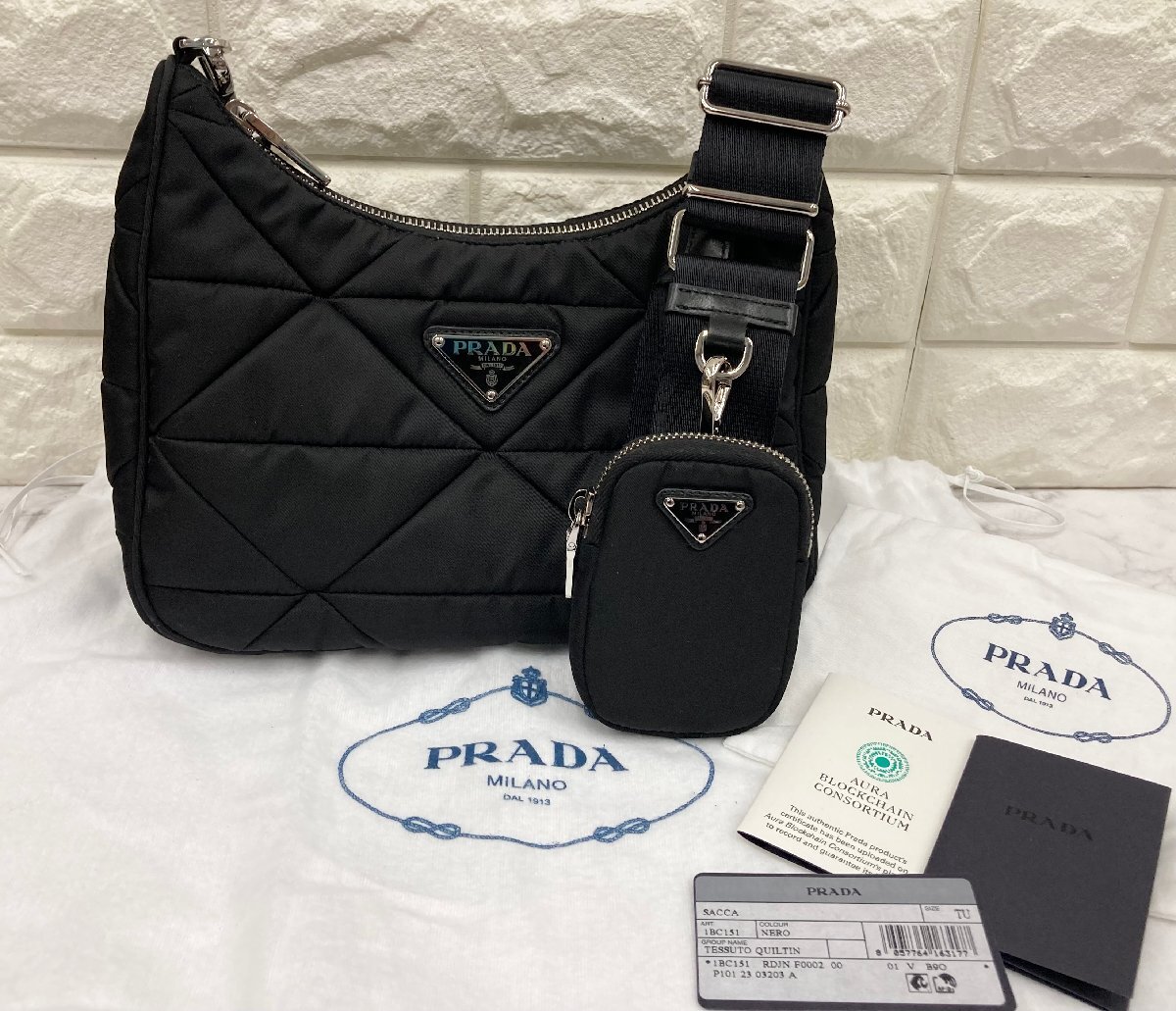 【未使用】未使用 PRADA ロゴプレート ニット帽 黒 プラダの落札情報詳細 - Yahoo!オークション落札価格検索 オークフリー