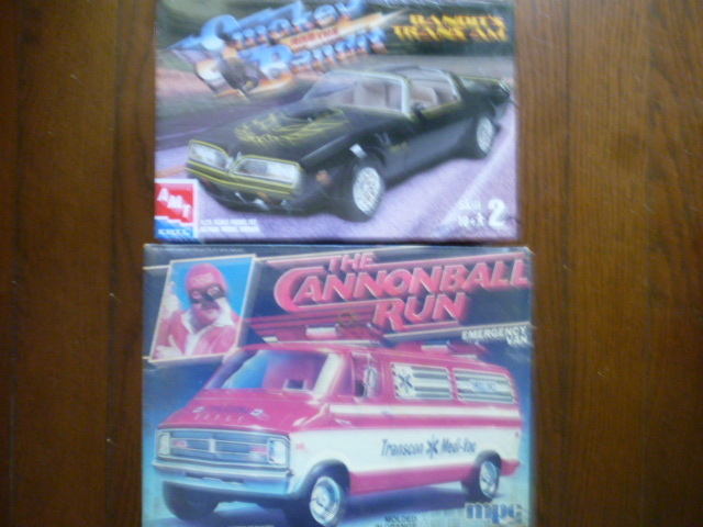 【傷や汚れあり】MPC 製 1/25 DODGE EMERGECY VAN"CANNONBALL RUN"& AMT 製 BANDIT'S ...