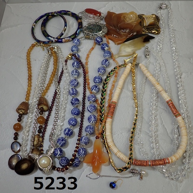 【傷や汚れあり】 AC-5233 天然石 水牛角 ブランド品などアクセサリーまとめ売り/七宝・水晶 ドーラン/ネックレス・ブローチの落札情報 ...