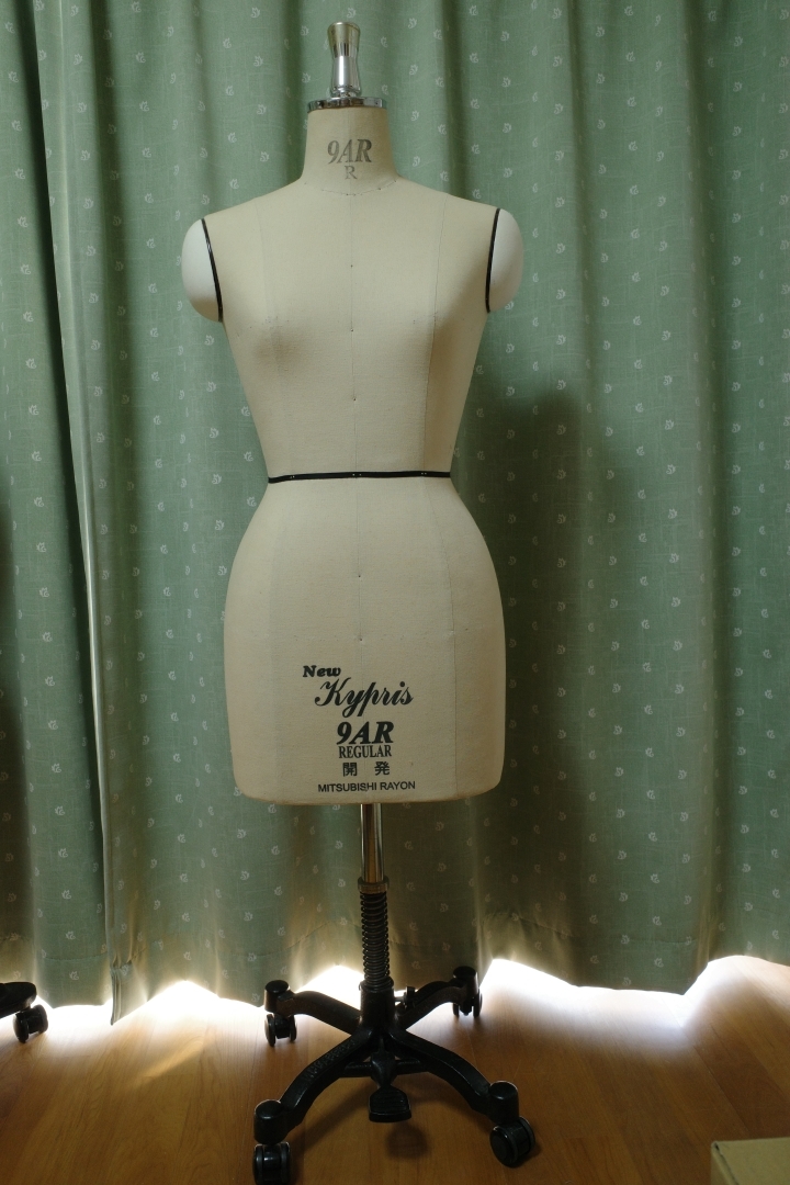 【傷や汚れあり】[什器 店舗用品] キイヤ New kypris 9AR REGULAR 開発 MITSUBIHI RAYON 裁断用ボディトルソー マネキンの落札情報詳細 - Yahoo ...