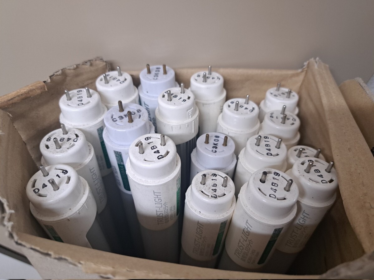 【傷や汚れあり】TRUST Light 40w 直管 LED led蛍光灯直管40W型 18本の落札情報詳細 - Yahoo!オークション落札価格検索 オークフリー