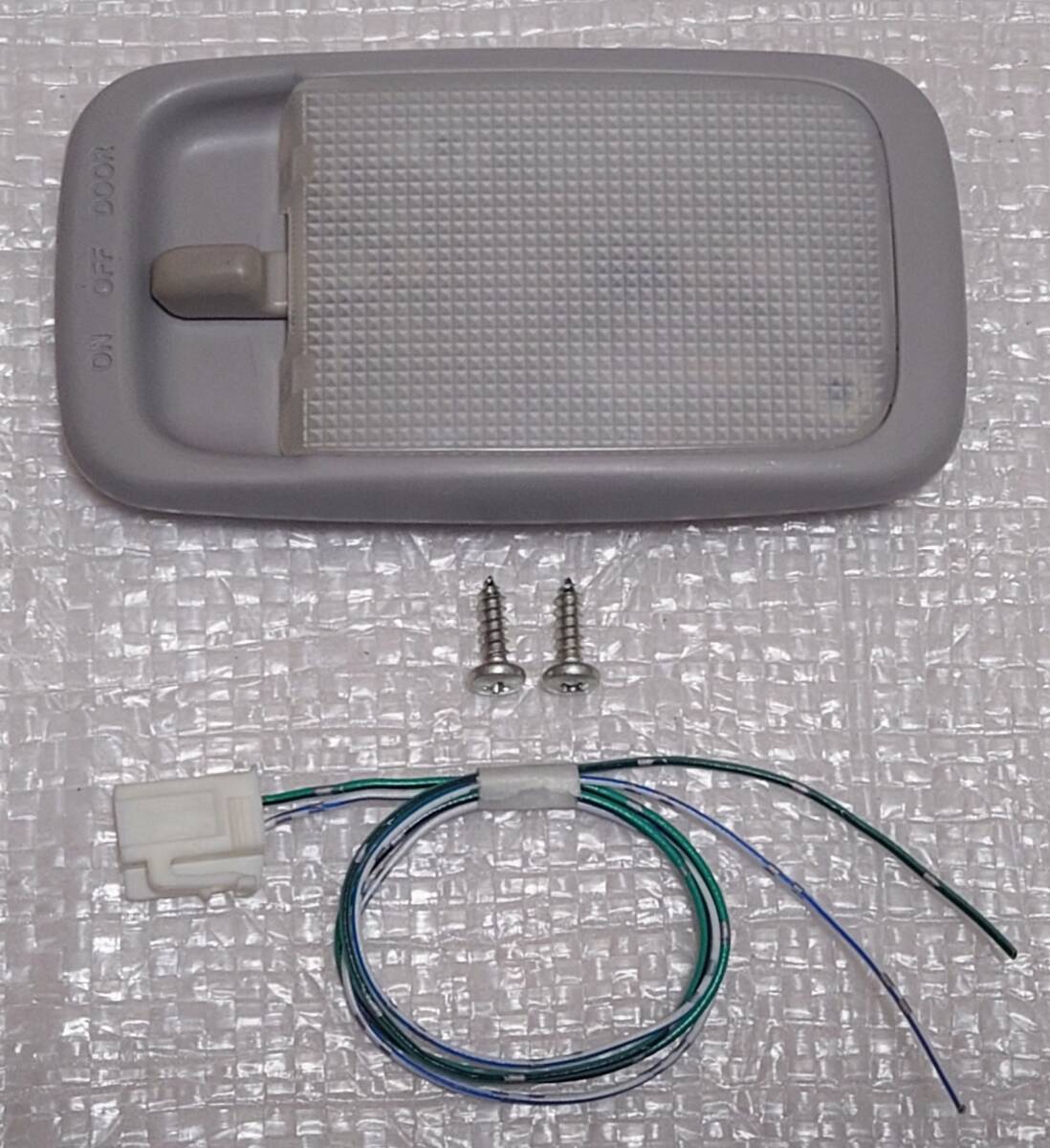 【傷や汚れあり】トヨタ純正 TRH KDH 200 ハイエース DX リア ルームランプ 増設 レターパック600円 ⑩の落札情報詳細 ...