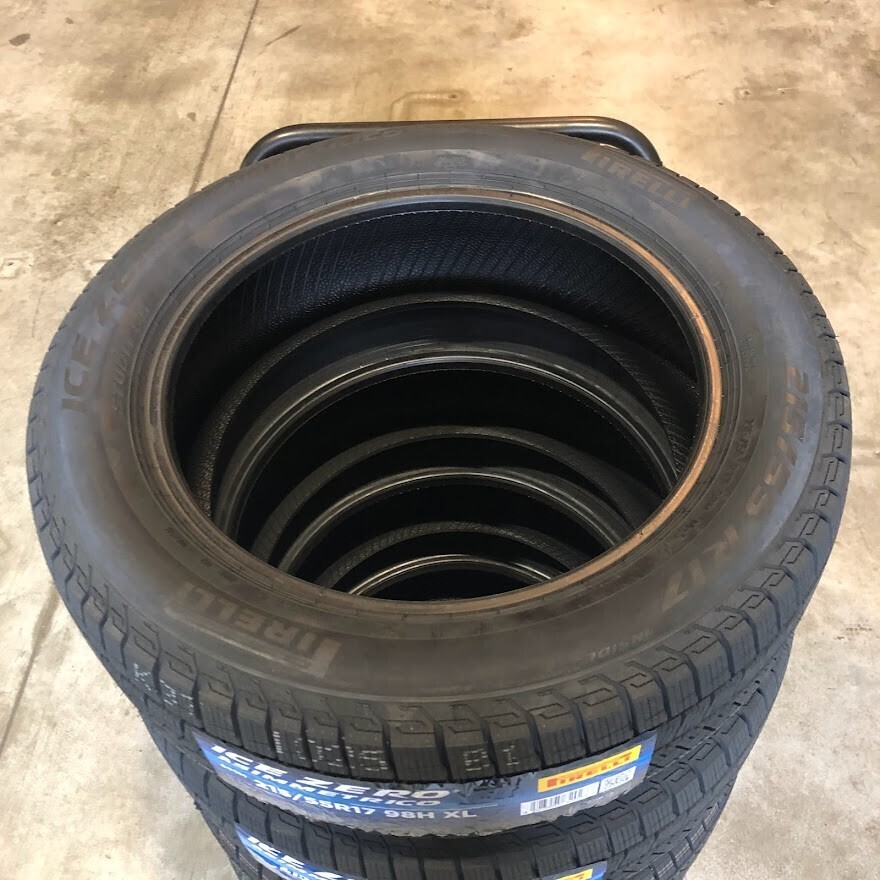 【未使用】(JH007.7.1) 送料無料[1本] PIRELLI ICE ZERO ASIMMETRICO 215/55R17 98H XL 2022年製造室内保管 スタッドレス 215 ...