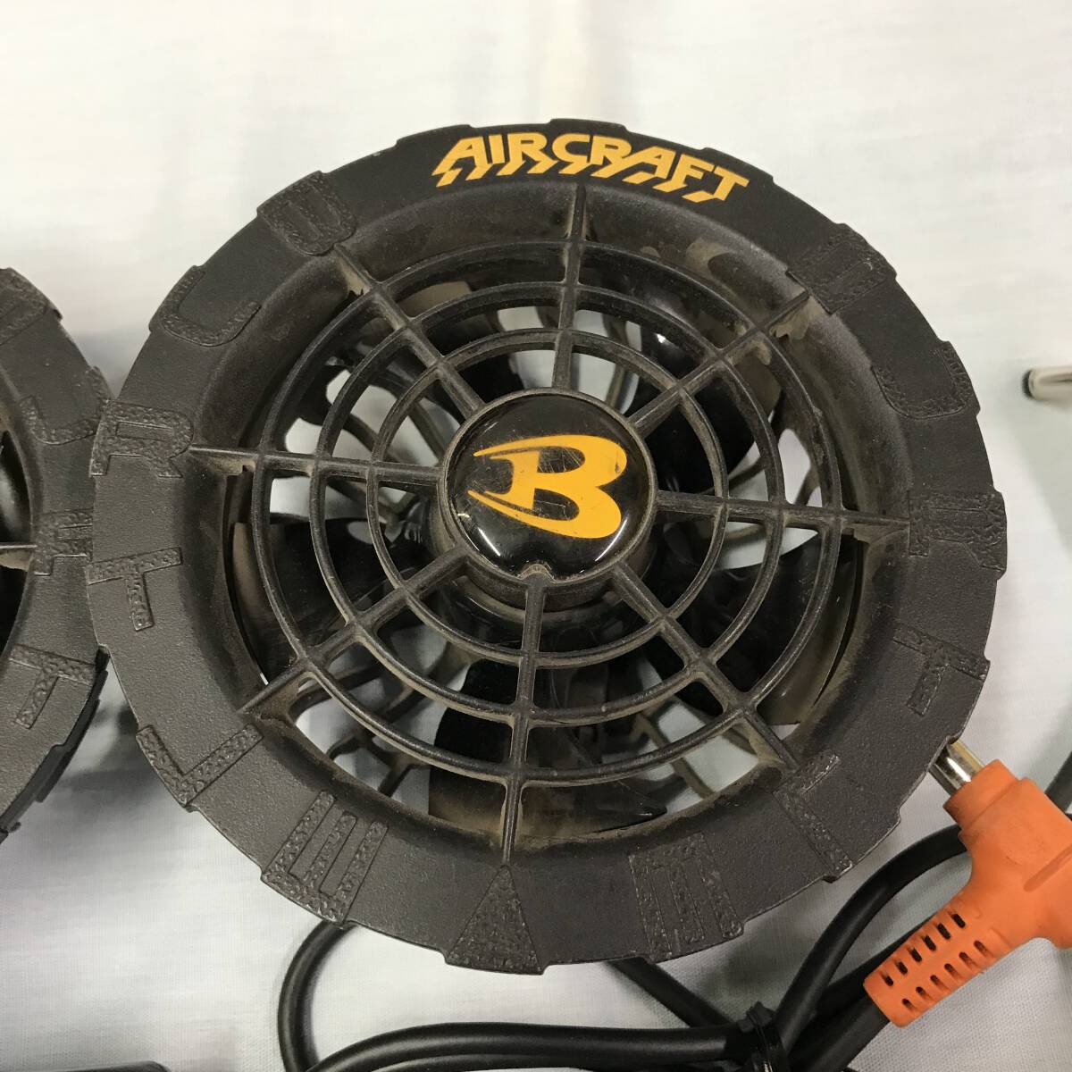 【傷や汚れあり】sb8167 送料無料！動作品 京セラ BURTLE AIRCRAFT 空調服用 バッテリー+ファンユニット AC08-1/08-2 AC08-22V バートル エアークラフト ...