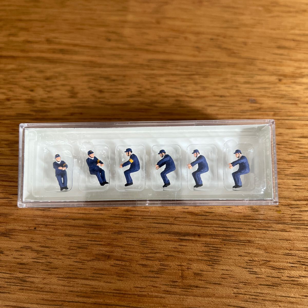 【未使用に近い】 未使用保管品 プライザー Preiser KATO HOゲージ 機関士人形 6-511 ジオラマ用品 | 鉄道模型 情景 背景 フィギュアの落札情報詳細 - Yahoo ...