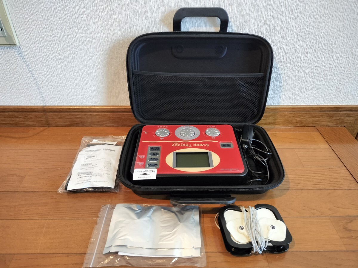 【やや傷や汚れあり】家庭用低周波治療器 スイープセラピー/Sweep Therapy 肩や筋肉のコリ 神経痛 筋肉痛 マッサージ/粘着パッド付 ...