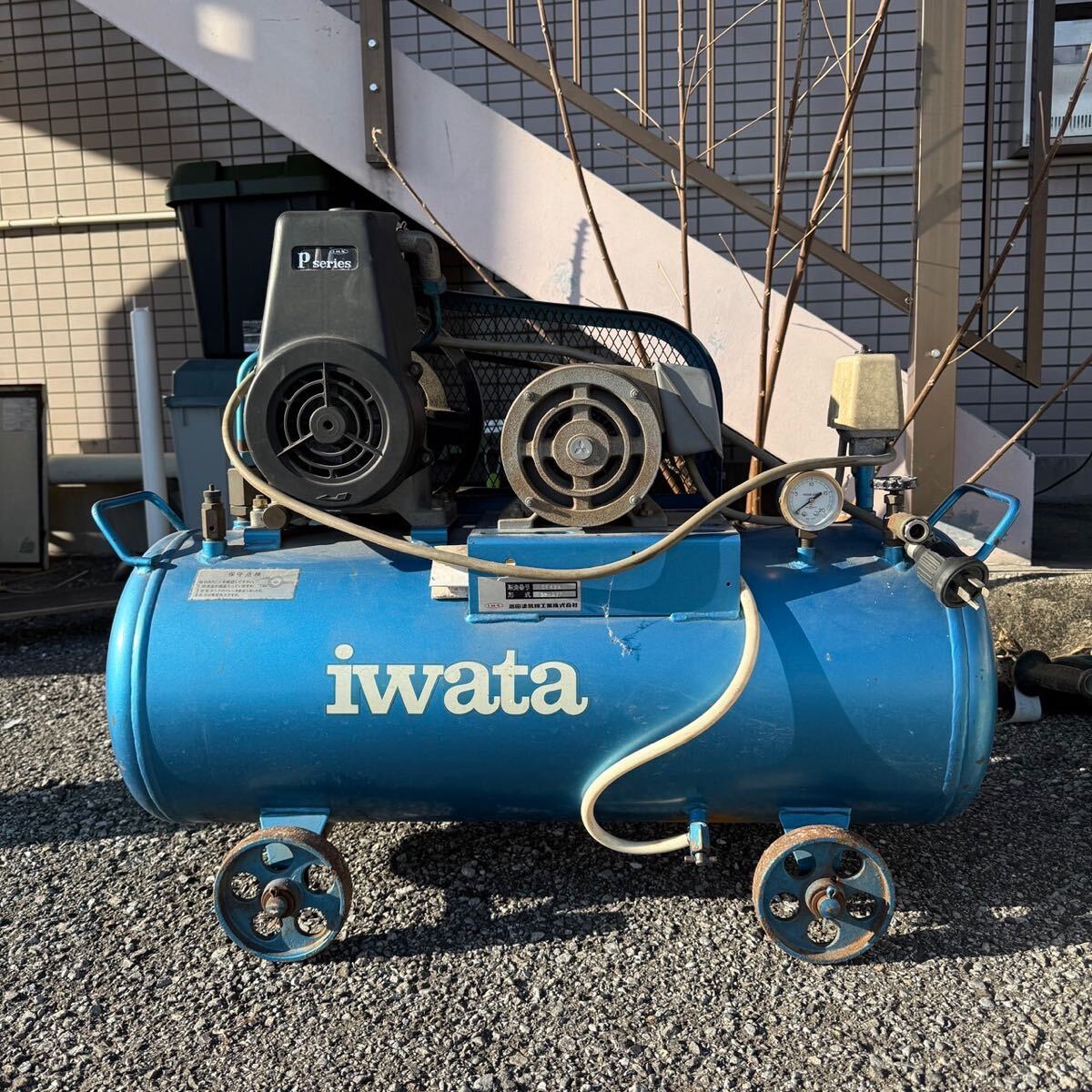 【目立った傷や汚れなし】1円スタート！直接引き取り限定 稼動品☆イワタ レシプロコンプレッサー☆タンク60L SP-07 200V iwata 岩田 エアーコンプレッサーの落札情報詳細 ...