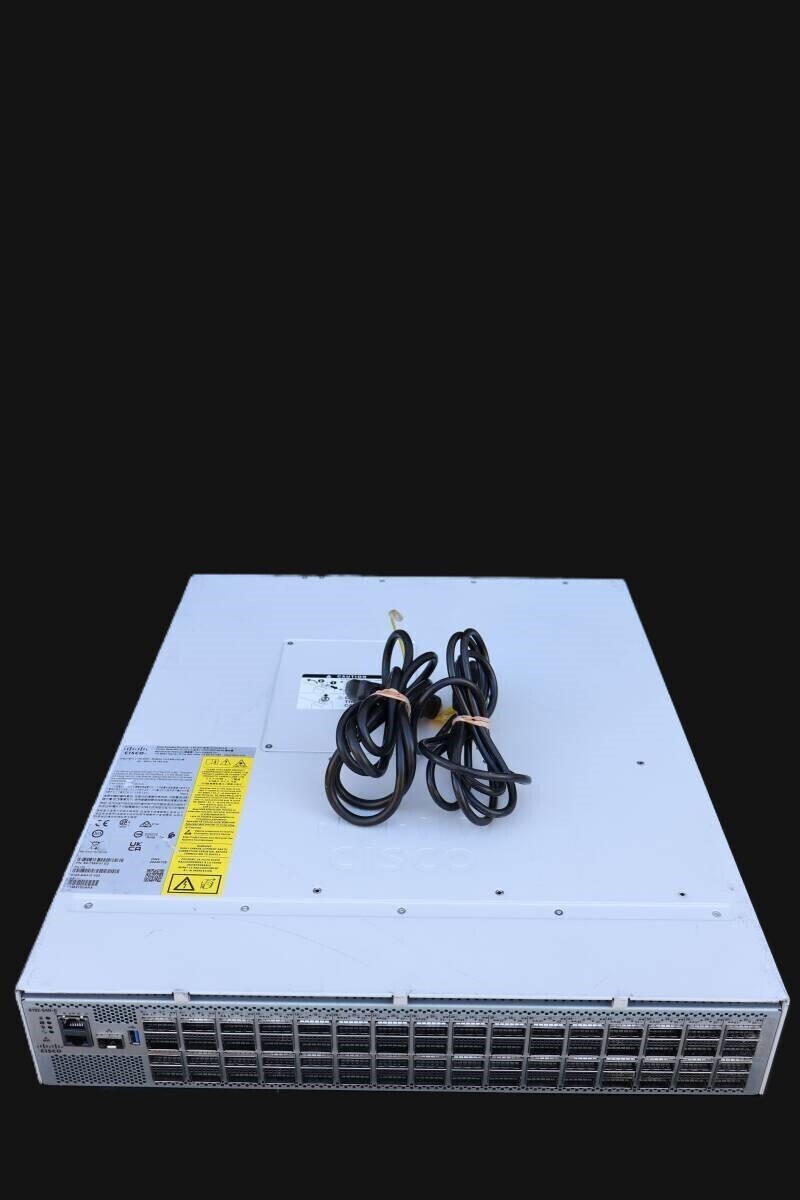 【やや傷や汚れあり】G4998 シスコ Cisco 8102-64H-O 64 ポート 8000 シリーズルーター/FAN-2RU-PI-V2 ...