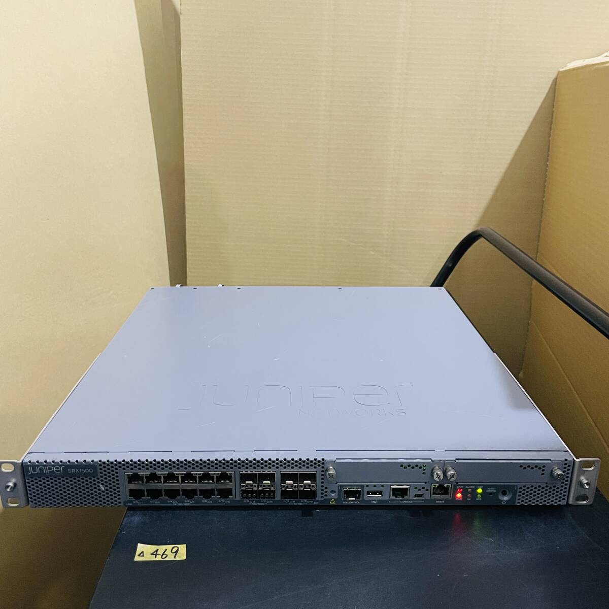 【傷や汚れあり】(佐) 469【通電OK】Juniper SRX1500 SRXシリーズ 最大4ポートx10GbE対応 ファイアーウォール ...