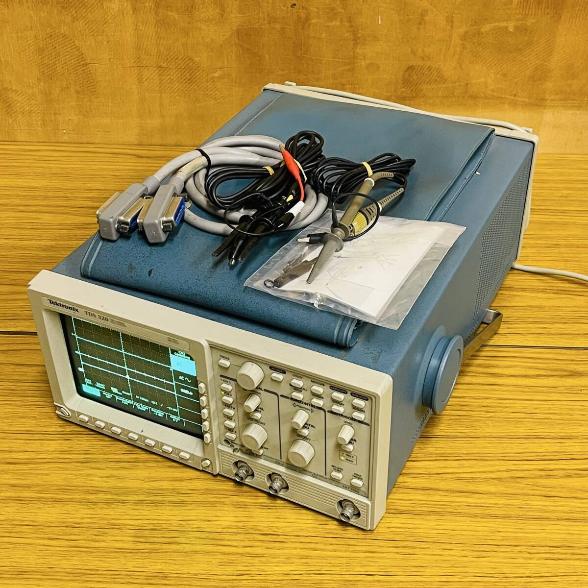【目立った傷や汚れなし】★美品＆付属品多数★ Tektronix テクトロニクス TDS 320 デジタルストレージオシロスコープ digital storage oscilloscopeの ...