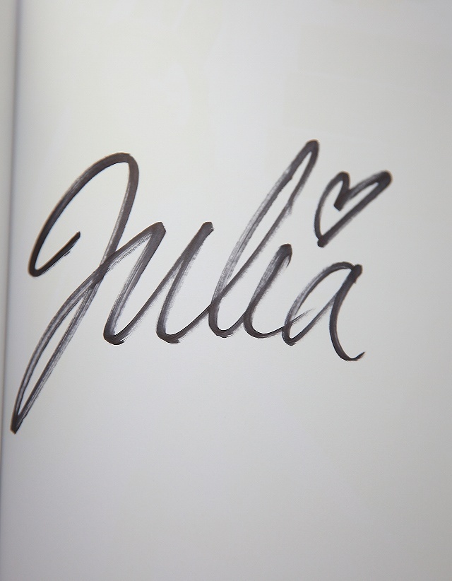 【未使用】☆JULIA ジュリア サイン本 写真集 『J passion』☆の落札情報詳細 - Yahoo!オークション落札価格検索 オークフリー