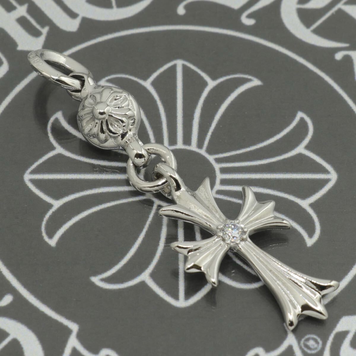 【目立った傷や汚れなし】【CHROME HEARTS】1BALL TINY CH CROSS CHARM・パヴェ・プラチナ・1円スタート・1 ...