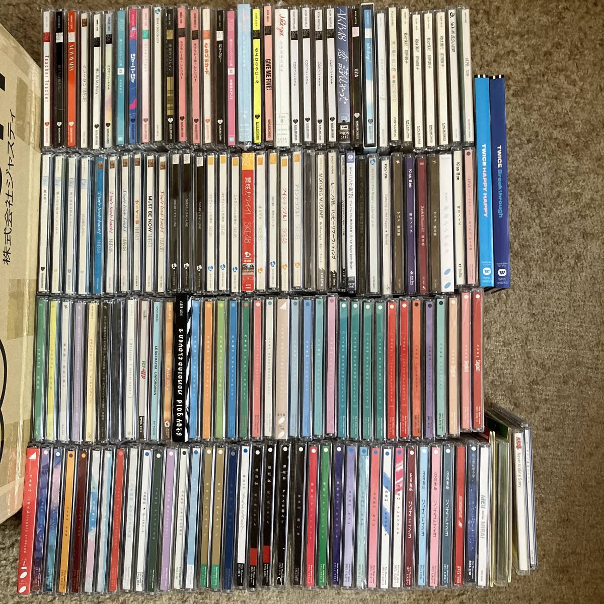 【やや傷や汚れあり】女性アイドル CDシングル 大量まとめて150枚セット ／ 乃木坂46、欅坂46、日向坂46、TWICE、=LOVE ...