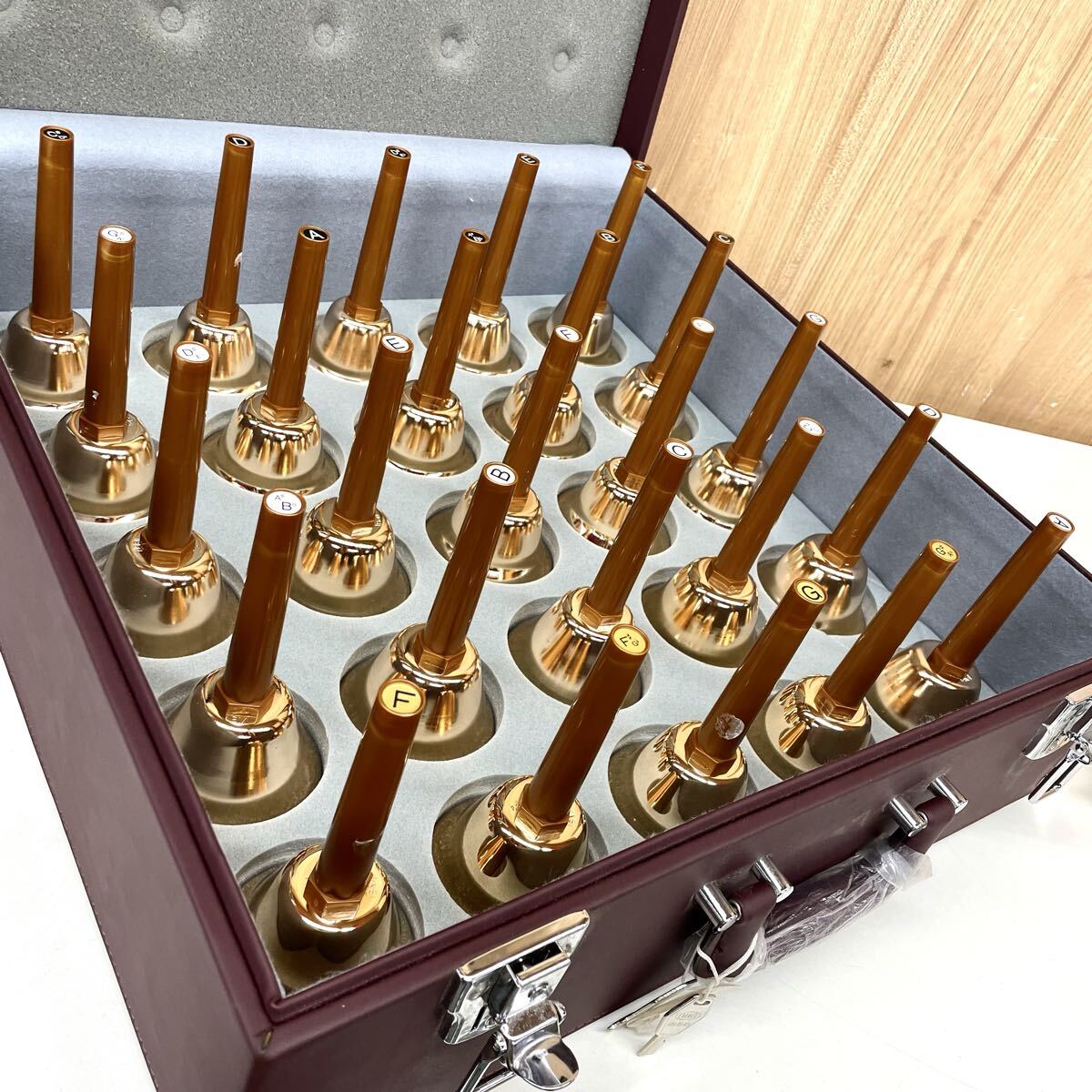 【やや傷や汚れあり】【M-0】 Uchida Music Bell ハンドベル ミュージックベル 25音 ウチダ 内田洋行 中古 3251-161の落札情報詳細 - Yahoo!オークション ...