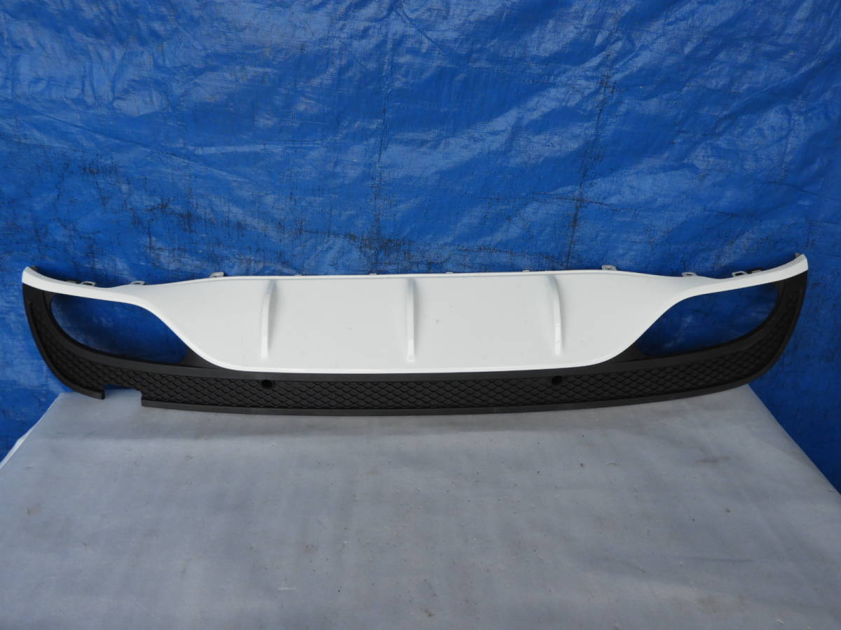 【傷や汚れあり】ベンツ W205 Cクラス リアディフューザー A2058857338 （190601-F386）の落札情報詳細 - ヤフオク ...