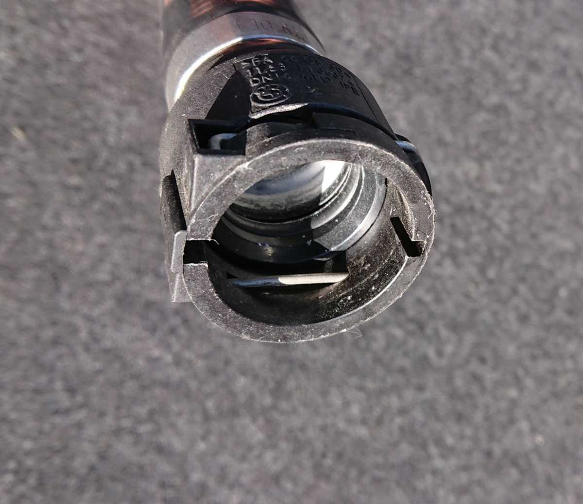 【傷や汚れあり】BMW e90 320i ウォーター ホース 64216951946 -01 6421 6951946 11531436374 ...