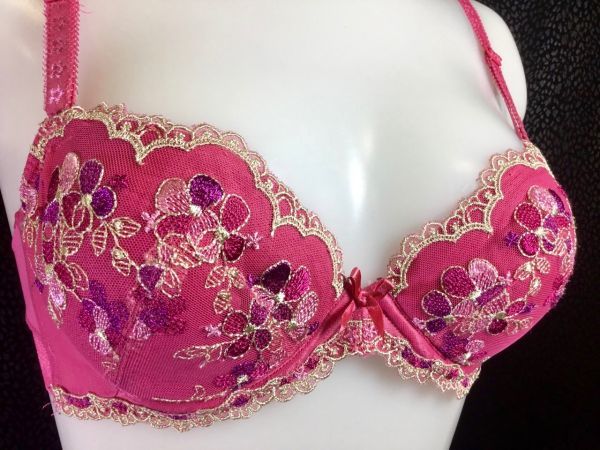 F-581★Bカップ★B75★トリンプ ME025 ミークローゼット ピンク 花刺繍/ *ランクC* ワイヤー補正ブラ の落札情報詳細 - Yahoo!オークション落札価格検索 オークフリー