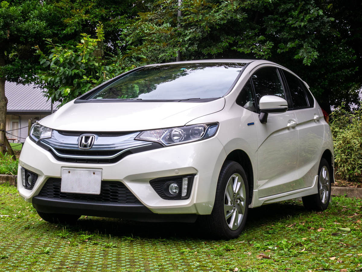 平成26年 GP6型フィットHV Sパッケージ 白パール 4WD/パナソニックナビ/Rカメラ/おまけ付の落札情報詳細 - ヤフオク落札価格検索 オークフリー