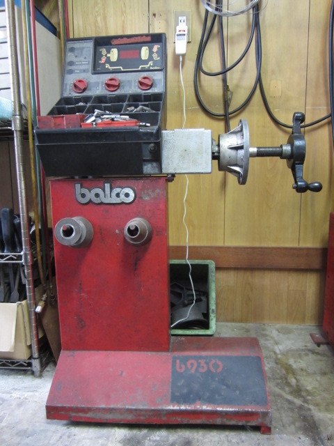balco/バルコ ホイールバランサー B930 100V オマケ付 手回し式 車輪測定器/測定機械/タイヤ交換/バランス調整/自動車整備 ...