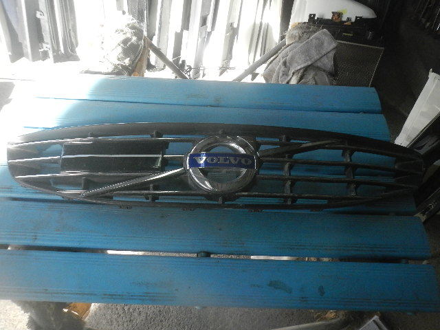 【傷や汚れあり】F26077 ボルボ VOLVO V60 FB 純正 フロント グリル 31383750 31386487 31333835の ...