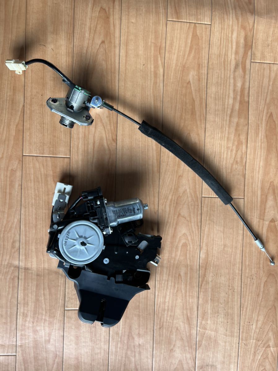 【やや傷や汚れあり】レクサス LS 460トランクモーター イージークローザーモーター 163800-0370の落札情報詳細 - ヤフオク落札価格検索 オークフリー