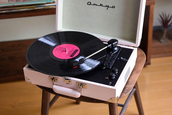 【未使用】送料300円(税込) ws003 ONKYO Bluetoothスピーカー内蔵ポータブルターンテーブル(OCP-01) 11800円 ...