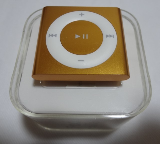 【未使用に近い】ほぼ未使用 アップル iPod shuffle (第 4 世代） 2GB A1373 Apple アイポッドシャッフルの落札 ...
