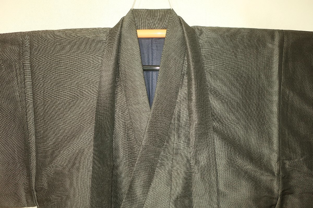 【目立った傷や汚れなし】壱水0233 本絹西陣織お召 男着物羽織 裄68丈145К黒真鍮色色・亀甲紋織 珍色 羽裏は浮世絵美人画の落札情報詳細 ...