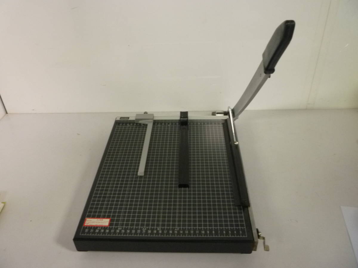 【やや傷や汚れあり】50119-5 UCHIDA A3判用 ペーパーカッター ウチダ 裁断機 押し切り機 の落札情報詳細| ヤフオク落札価格情報 オークフリー
