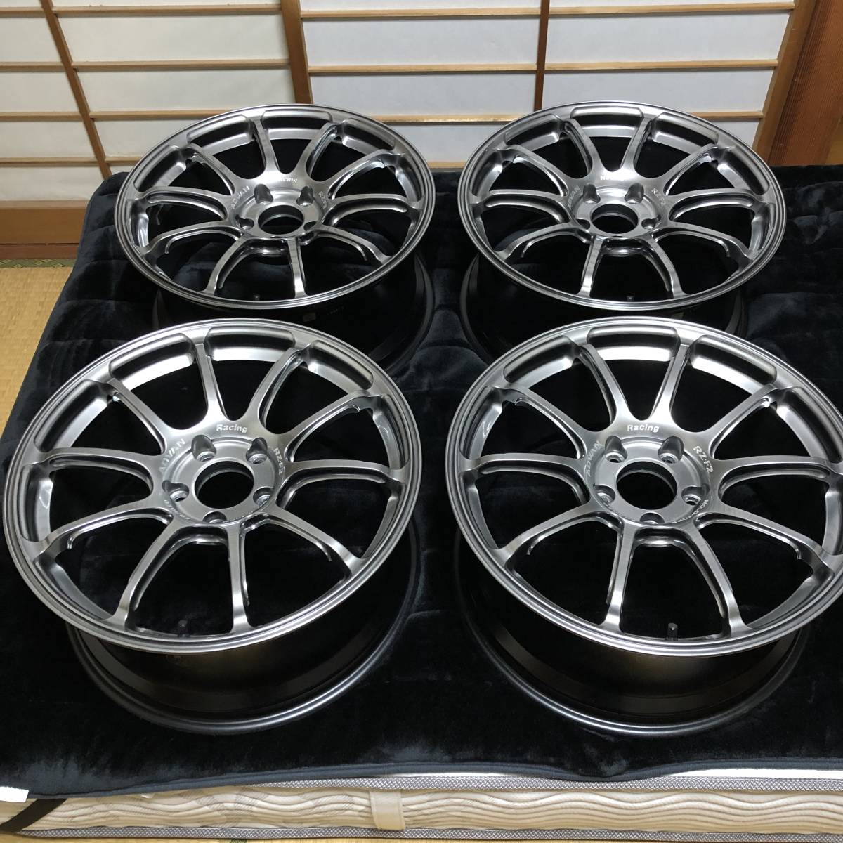 【目立った傷や汚れなし】送料無料) ADVAN Racing RZ-F2 18×8.5j +44 5H pcd114.3 4本セット 美品#アドバン 18インチ FORGED 鍛造 WRX ...