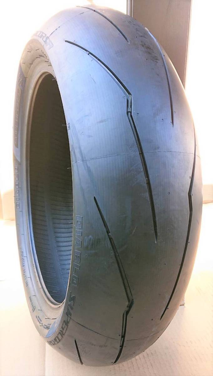 【目立った傷や汚れなし】中古MCタイヤ 2022年製造 PIRELLI DIABLO SUPERCORSA SP V3 120/70ZR17 ピレリ ディアブロ スーパーコルサ 120 70 ...