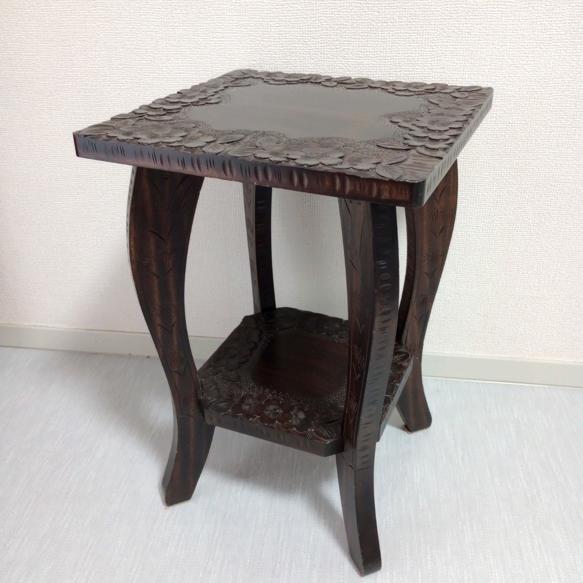 【傷や汚れあり】MO 軽井沢彫 サイドテーブル 高さ44cm 滑り止め付き 桜 木彫り/ 木製 スツール 花瓶置き/花台 インテリア ブラウン/茶の落札情報詳細 - Yahoo!オークション ...