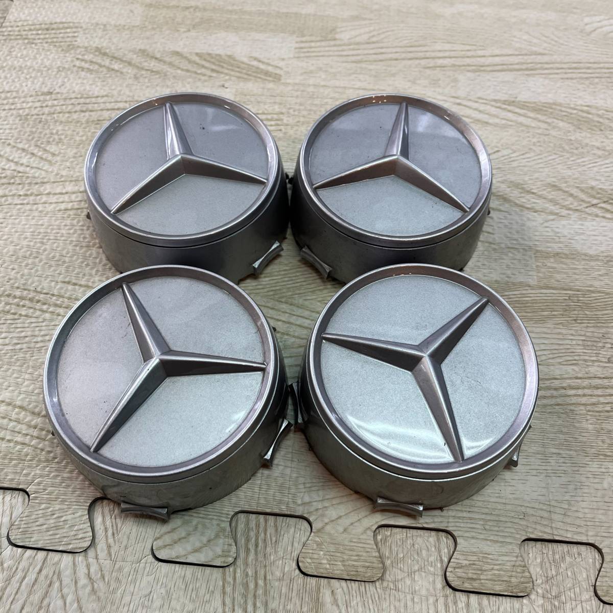 【目立った傷や汚れなし】② BENZ トランスポーター T1N 15インチ センターキャップ スプリンター SPRINTER TRANSPORTER 903 バン VAN 901 902 ...