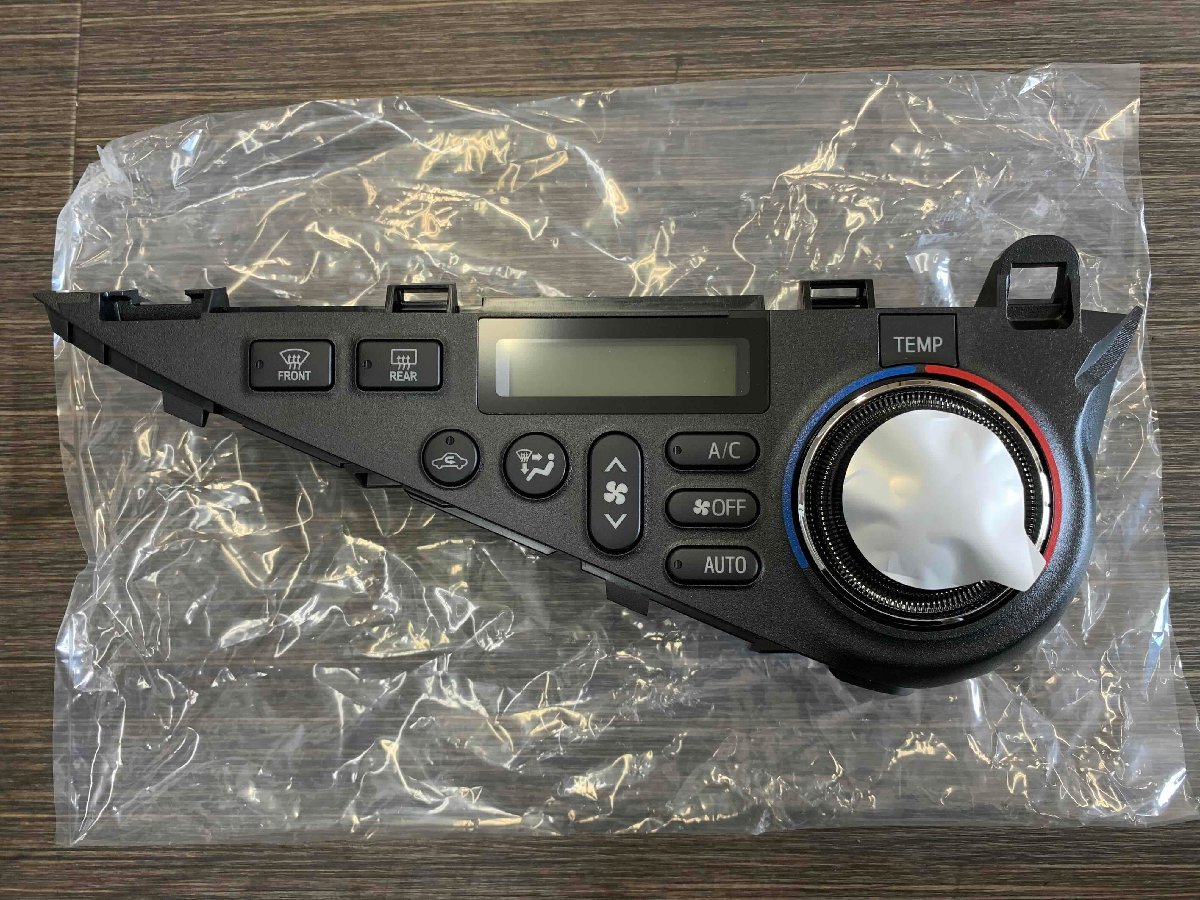 【未使用】【大幅値下げ/最終処分】在庫あり★新品★トヨタ純正 NHP10 アクア エアコンスイッチパネル★55900-52580★ACスイッチ ...