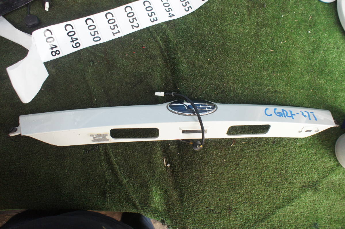 【やや傷や汚れあり】GRB/GRF 純正リアガーニッシュ インプレッサ WRX STI GH2/GH3/GH4/GH5/GH6/GH7/GH8 エンブレム SUBARU スバル バックドアの ...