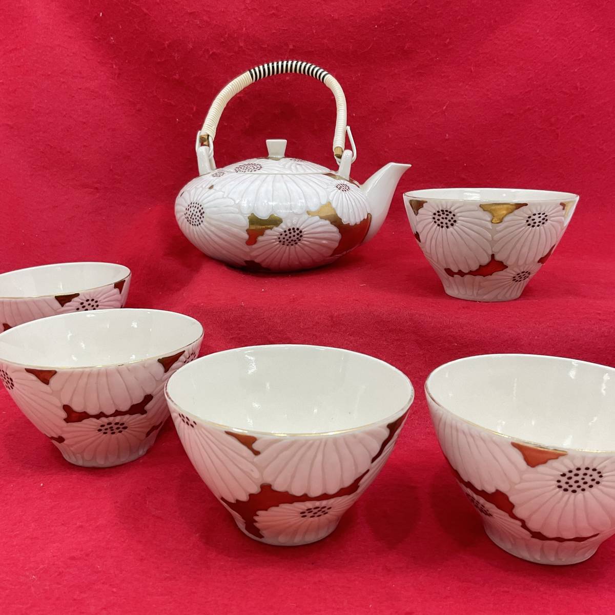 【やや傷や汚れあり】有田三邦堂 急須 湯呑 5客 菊 金彩 茶器セット 陶器 食器(C743）の落札情報詳細 - ヤフオク落札価格検索 オークフリー