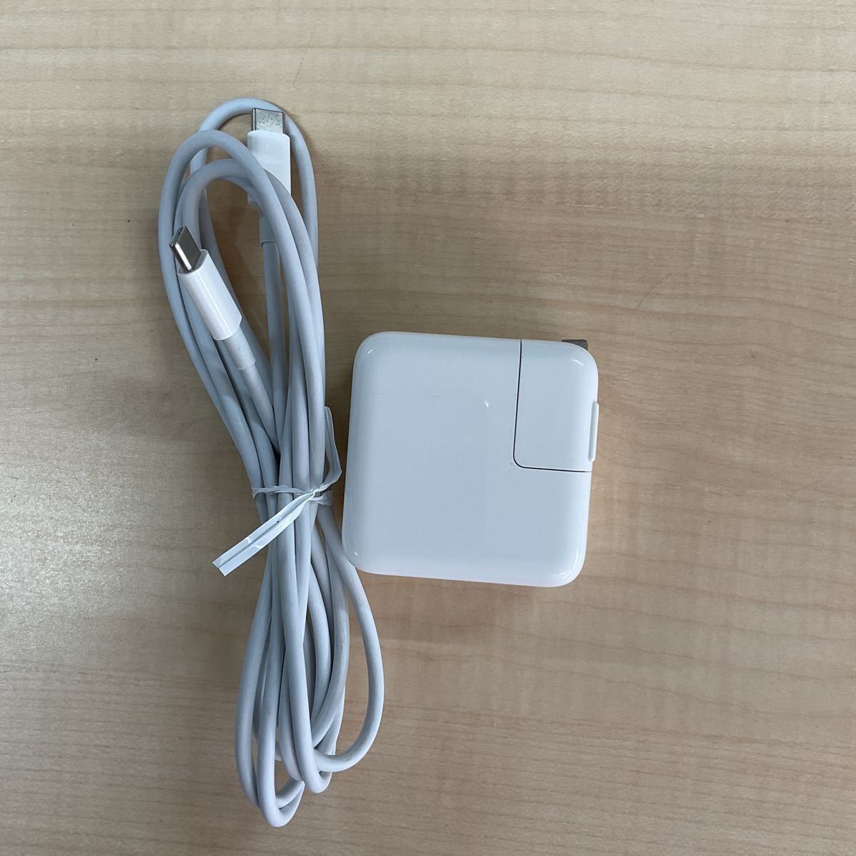 【やや傷や汚れあり】(D1260)Apple 30W USB-C Power Adapter A1882 MacBook ACアダプター 動作品の落札情報詳細 - ヤフオク落札価格検索 オークフリー