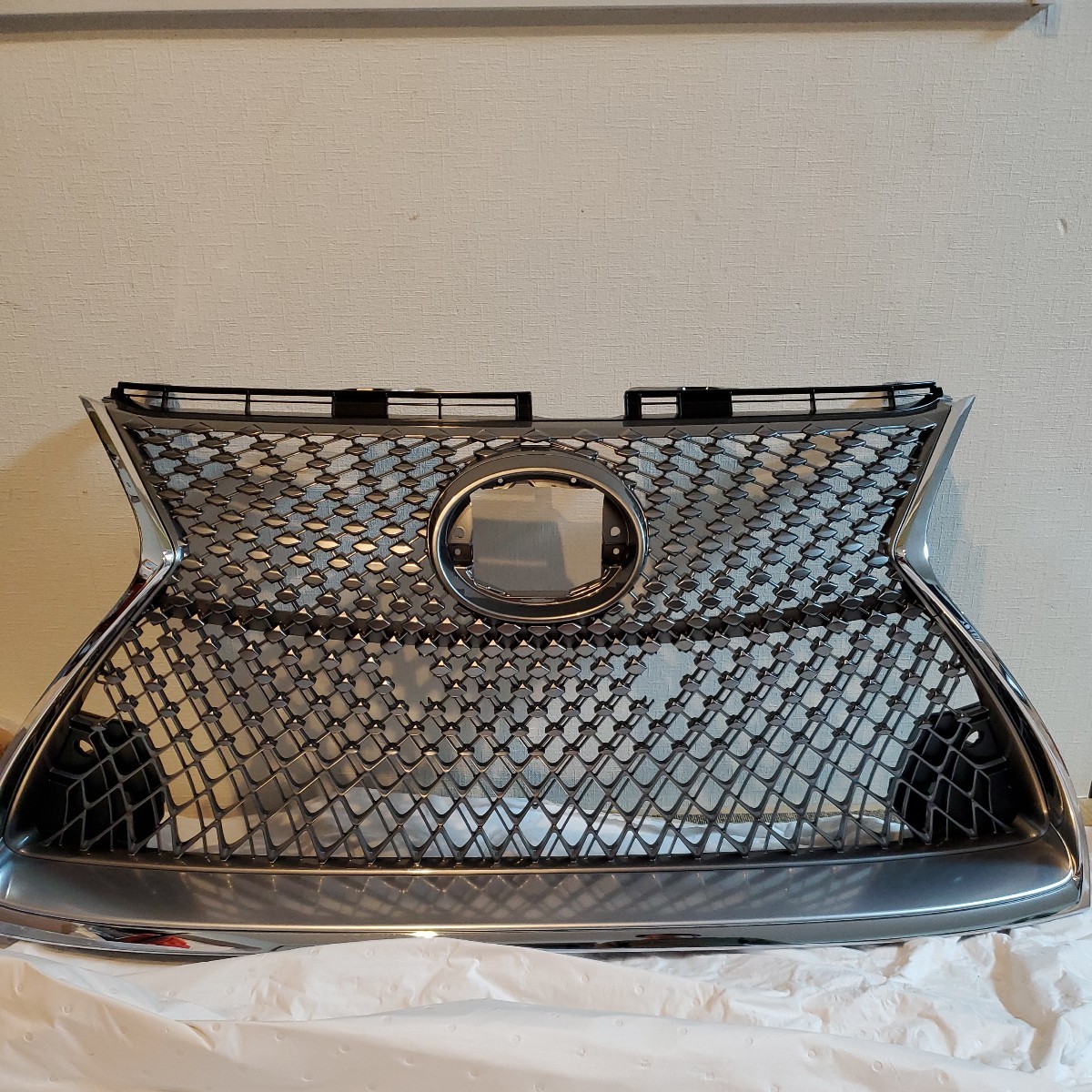 【未使用に近い】レクサス LC 純正 フロントグリル 53112-11020 53101-11020 53100-11090 コンバーチブル ...