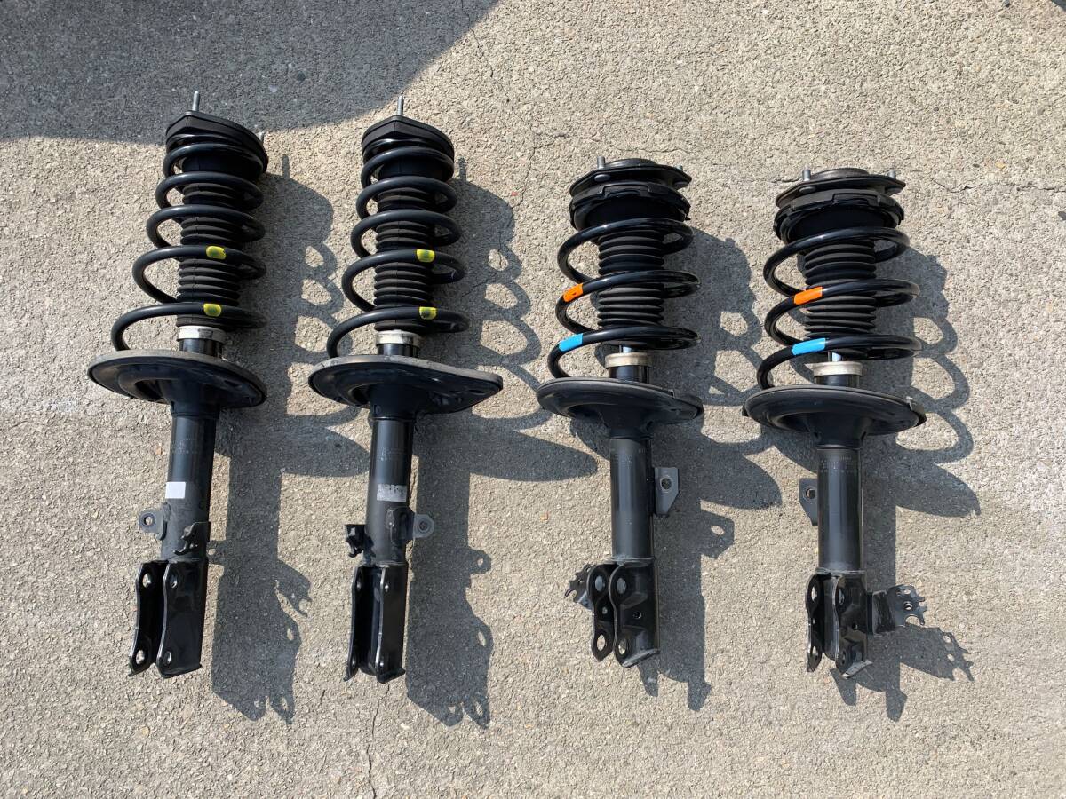 【傷や汚れあり】【激安】トヨタ★カムリ★AVV50★走行4万Km台★純正足回り1台分★ショックアブソーバー★サスペンション★ストラット★Y305の落札情報詳細 - ヤフオク落札価格検索 オークフリー