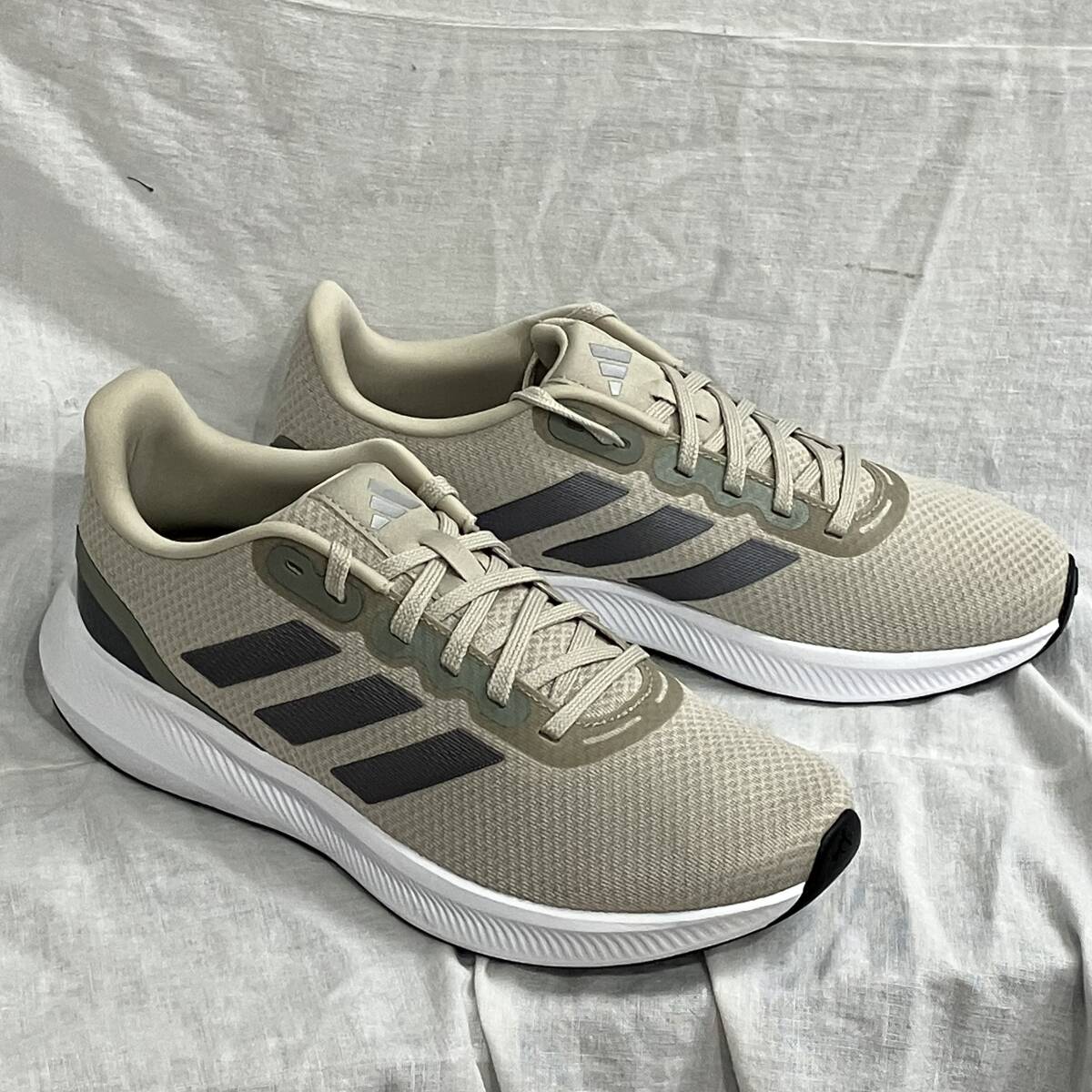 【未使用】新品未使用品 ★アディダス adidas★メンズ 27.5cm 『RUNFALCON 3.0』グレー ジョギング・ランニングシューズ ...