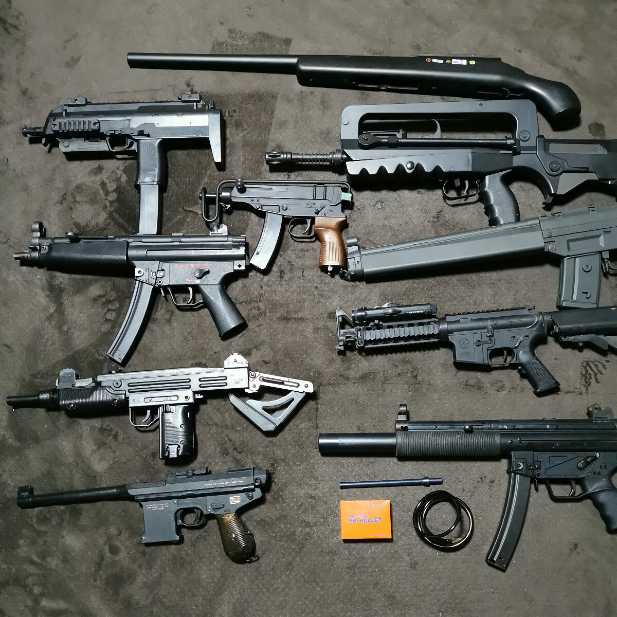 【やや傷や汚れあり】【ジャンク品】A 東京マルイ ファルコントーイ等 MP5 MP7 VSR10 スコーピオン UZI ファマス等 電動ガン ...